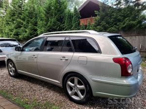 Grey Toyota Avensis 2006 in Riga, with an engine capacity of 2.20 L and mileage of 320 thousand km for 1470 €, photo 6 on AUTOMOTO.COM.LV