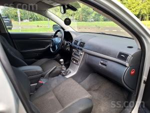 Grey Toyota Avensis 2006 in Riga, with an engine capacity of 2.20 L and mileage of 320 thousand km for 1470 €, photo 7 on AUTOMOTO.COM.LV