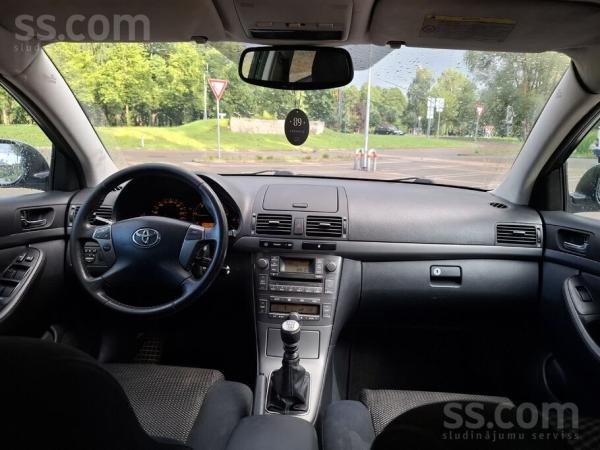 Серый Тойота Авенсис 2006 в Рига, объемом двигателя 2.20 л и пробегом 320 тыс. км за 1470 €, фото 7 на AUTOMOTO.COM.LV