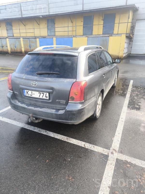 Серый Тойота Авенсис 2006 в Рига, объемом двигателя 2.20 л и пробегом 428 тыс. км за 800 €, фото 1 на AUTOMOTO.COM.LV