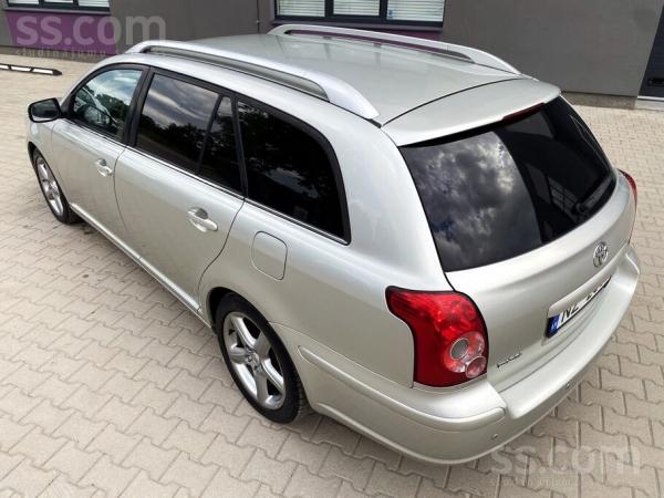 Grey Toyota Avensis 2006 in Riga, with an engine capacity of 2.20 L and mileage of 275 thousand km for 2900 €, photo 8 on AUTOMOTO.COM.LV
