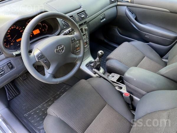 Grey Toyota Avensis 2006 in Riga, with an engine capacity of 2.20 L and mileage of 275 thousand km for 2900 €, photo 10 on AUTOMOTO.COM.LV