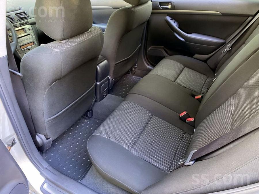 Серый Тойота Авенсис 2006 в Рига, объемом двигателя 2.20 л и пробегом 275 тыс. км за 2900 €, фото 13 на AUTOMOTO.COM.LV