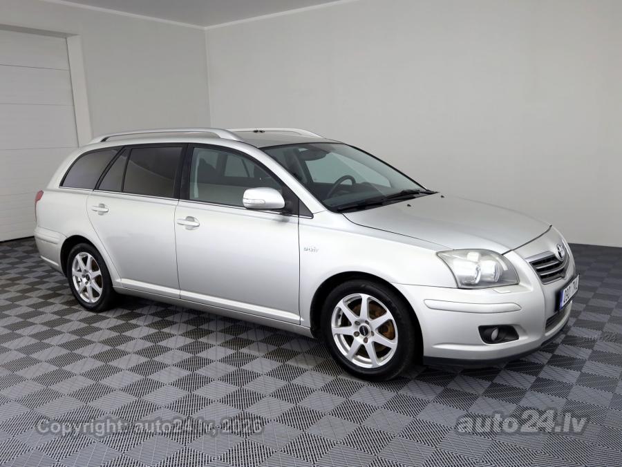Pelēks Toyota Avensis 2006 Tallina, ar dzinēja tilpumu 2.20 L un nobraukumu 326 tūkst. km par 999 €, foto 1 vietnē AUTOMOTO.COM.LV