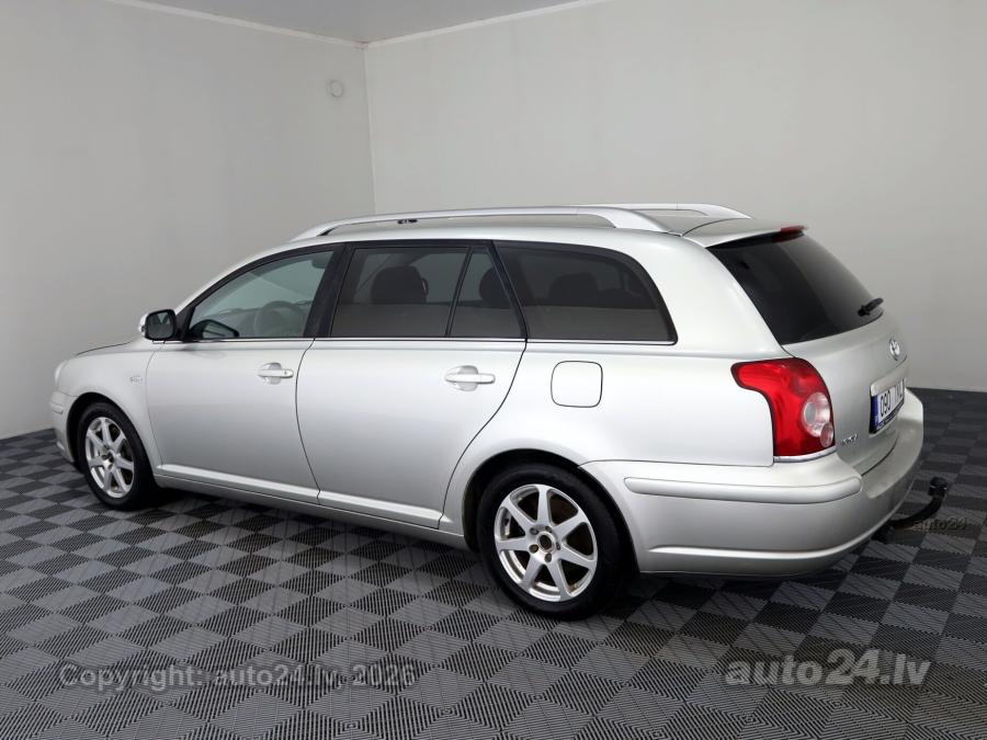 Pelēks Toyota Avensis 2006 Tallina, ar dzinēja tilpumu 2.20 L un nobraukumu 326 tūkst. km par 999 €, foto 5 vietnē AUTOMOTO.COM.LV