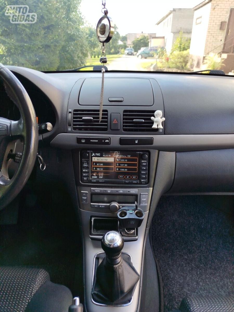Pelēks Toyota Avensis 2006 Šilalė, ar dzinēja tilpumu 2.20 L un nobraukumu 379 tūkst. km par 3500 €, foto 9 vietnē AUTOMOTO.COM.LV