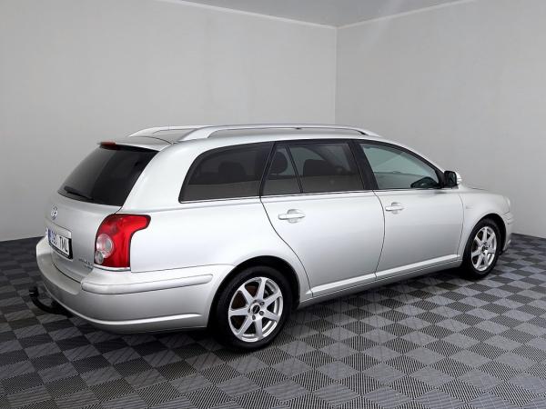 Pelēks Toyota Avensis 2006 Tallina, ar dzinēja tilpumu 2.20 L un nobraukumu 326 tūkst. km par 999 €, foto 11 vietnē AUTOMOTO.COM.LV