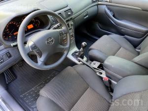 Pelēks Toyota Avensis 2006 Rīga, ar dzinēja tilpumu 2.20 L un nobraukumu 275 tūkst. km par 2900 €, foto 11 vietnē AUTOMOTO.COM.LV