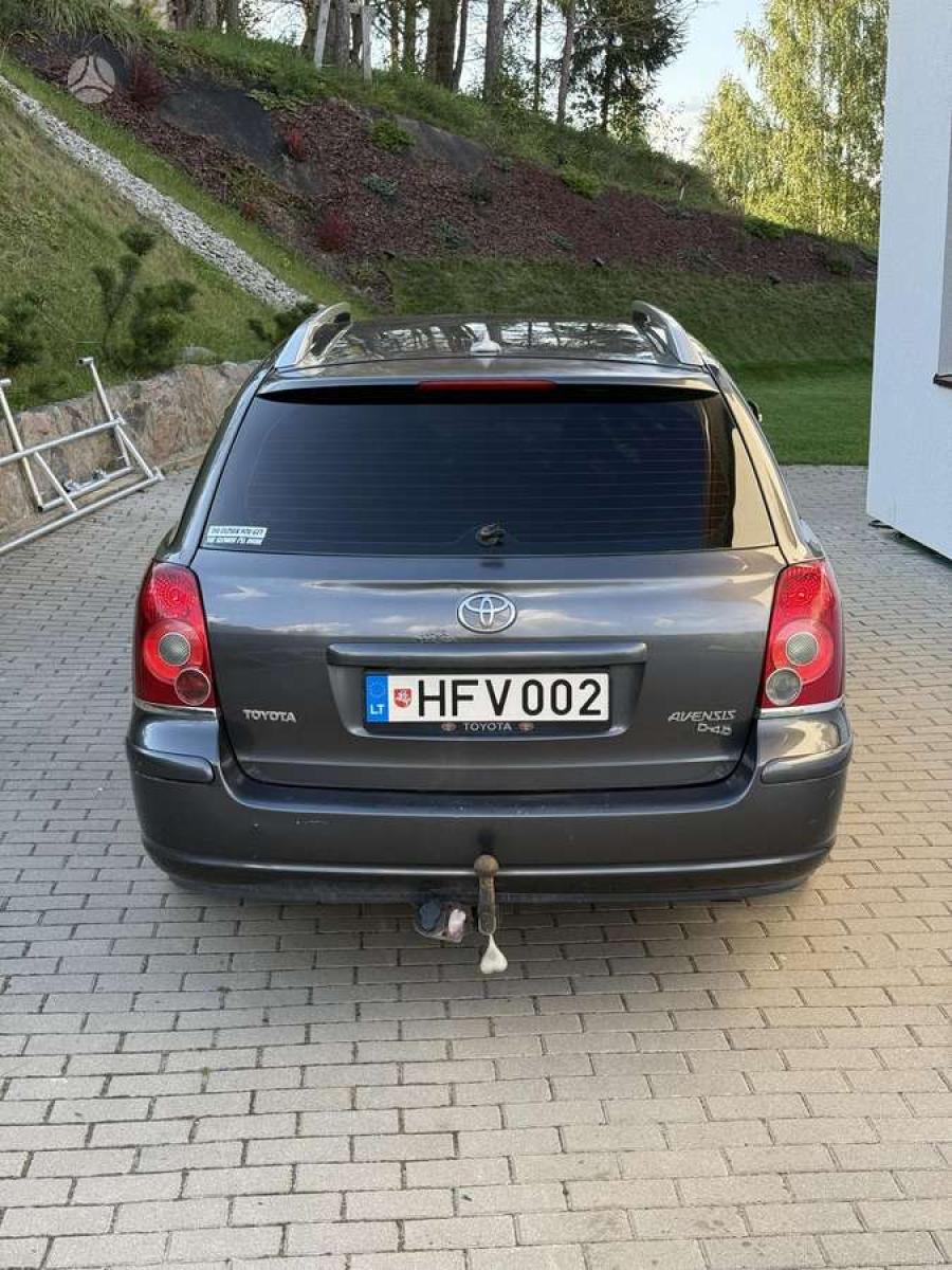 Pelēks Toyota Avensis 2006 Vievis, ar dzinēja tilpumu 2.23 L un nobraukumu 390 tūkst. km par 2200 €, foto 8 vietnē AUTOMOTO.COM.LV