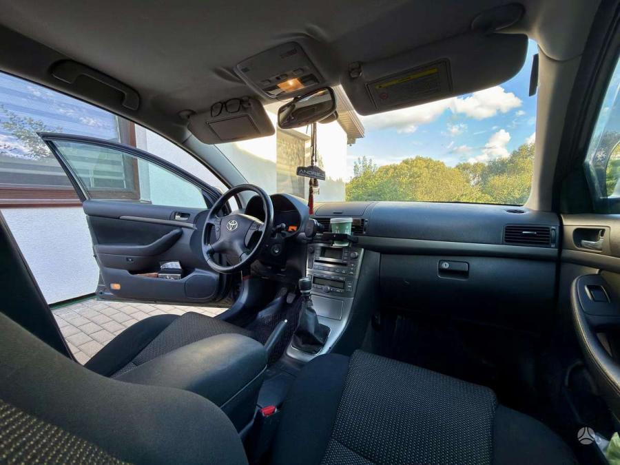 Pelēks Toyota Avensis 2006 Vievis, ar dzinēja tilpumu 2.23 L un nobraukumu 390 tūkst. km par 2200 €, foto 9 vietnē AUTOMOTO.COM.LV