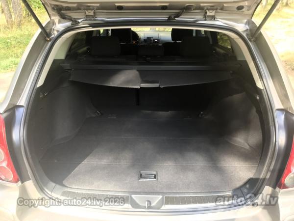 Grey Toyota Avensis 2006 in Tallinn, with an engine capacity of 2.40 L and mileage of 282 thousand km for 2990 €, photo 5 on AUTOMOTO.COM.LV