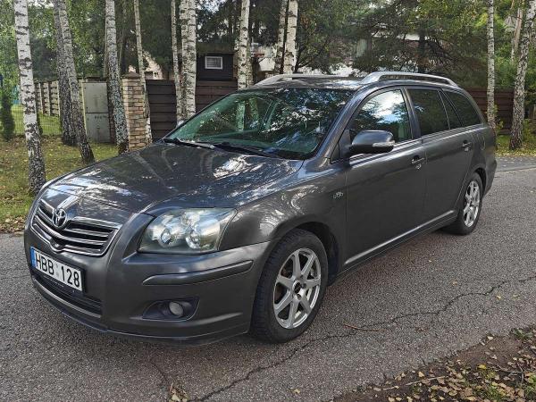 Toyota Avensis 2006 Viļņa vietnē Pelēks Toyota Avensis 2006 Viļņa, ar dzinēja tilpumu 2.23 L un nobraukumu 325 tūkst. km par 1800 €, foto 5 vietnē AUTOMOTO.COM.LV