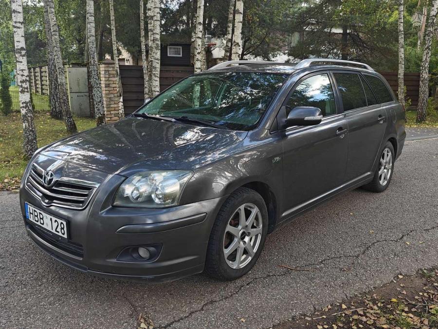 Grey Toyota Avensis 2006 in Vilnius, with an engine capacity of 2.23 L and mileage of 325 thousand km for 1800 €, photo 5 on AUTOMOTO.COM.LV