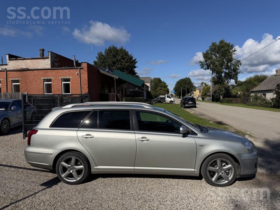 Grey Toyota Avensis 2006 in Ventspils, with an engine capacity of 2.20 L and mileage of 292 thousand km for 2290 €, photo 5 on AUTOMOTO.COM.LV