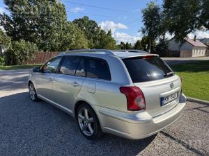 Grey Toyota Avensis 2006 in Ventspils, with an engine capacity of 2.20 L and mileage of 292 thousand km for 2290 €, photo 9 on AUTOMOTO.COM.LV