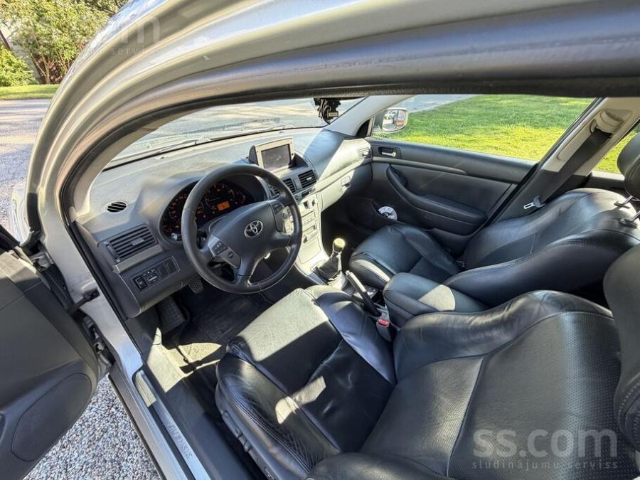 Grey Toyota Avensis 2006 in Ventspils, with an engine capacity of 2.20 L and mileage of 292 thousand km for 2290 €, photo 11 on AUTOMOTO.COM.LV