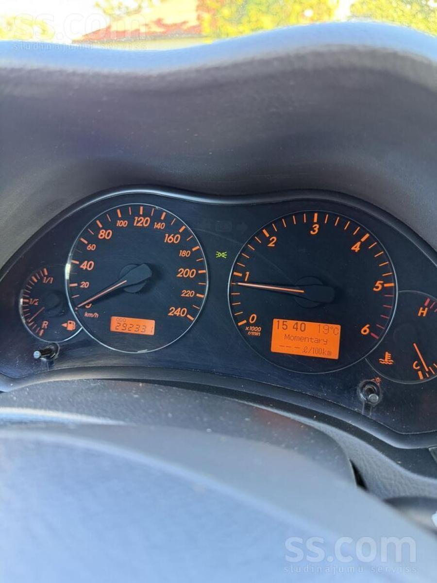 Grey Toyota Avensis 2006 in Ventspils, with an engine capacity of 2.20 L and mileage of 292 thousand km for 2290 €, photo 13 on AUTOMOTO.COM.LV