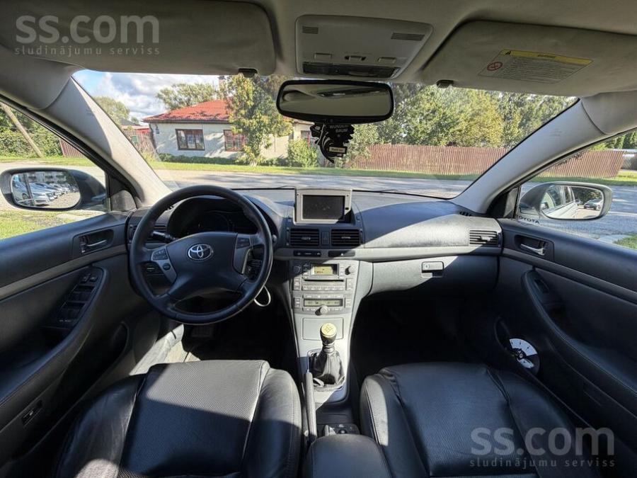 Grey Toyota Avensis 2006 in Ventspils, with an engine capacity of 2.20 L and mileage of 292 thousand km for 2290 €, photo 14 on AUTOMOTO.COM.LV