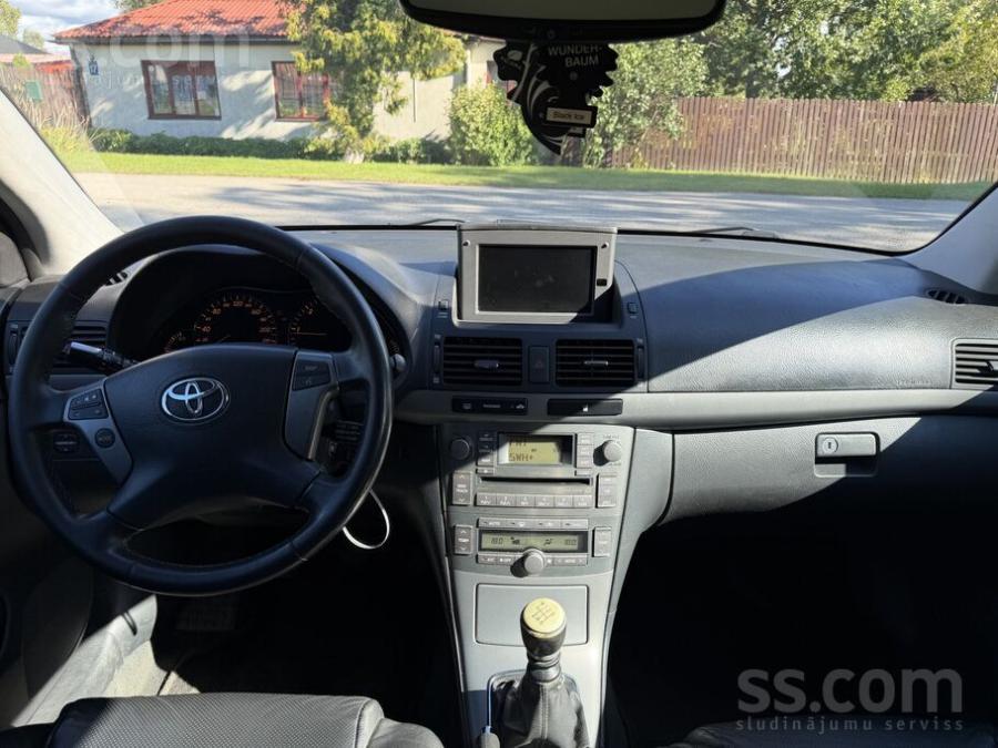 Grey Toyota Avensis 2006 in Ventspils, with an engine capacity of 2.20 L and mileage of 292 thousand km for 2290 €, photo 15 on AUTOMOTO.COM.LV