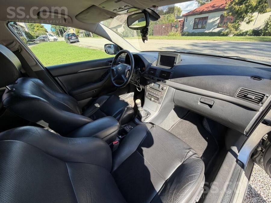 Grey Toyota Avensis 2006 in Ventspils, with an engine capacity of 2.20 L and mileage of 292 thousand km for 2290 €, photo 19 on AUTOMOTO.COM.LV