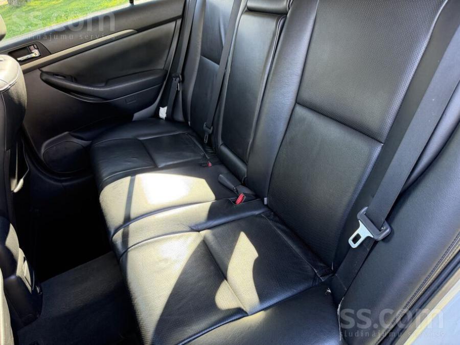 Grey Toyota Avensis 2006 in Ventspils, with an engine capacity of 2.20 L and mileage of 292 thousand km for 2290 €, photo 21 on AUTOMOTO.COM.LV