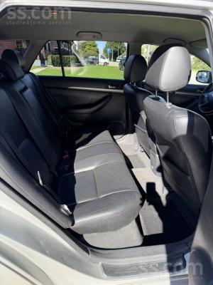 Grey Toyota Avensis 2006 in Ventspils, with an engine capacity of 2.20 L and mileage of 292 thousand km for 2290 €, photo 22 on AUTOMOTO.COM.LV