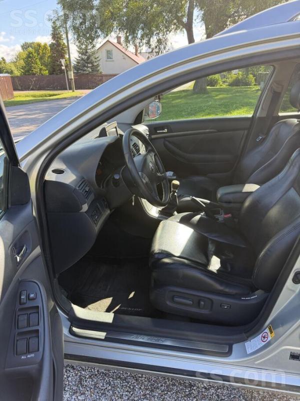 Grey Toyota Avensis 2006 in Ventspils, with an engine capacity of 2.20 L and mileage of 292 thousand km for 2290 €, photo 10 on AUTOMOTO.COM.LV
