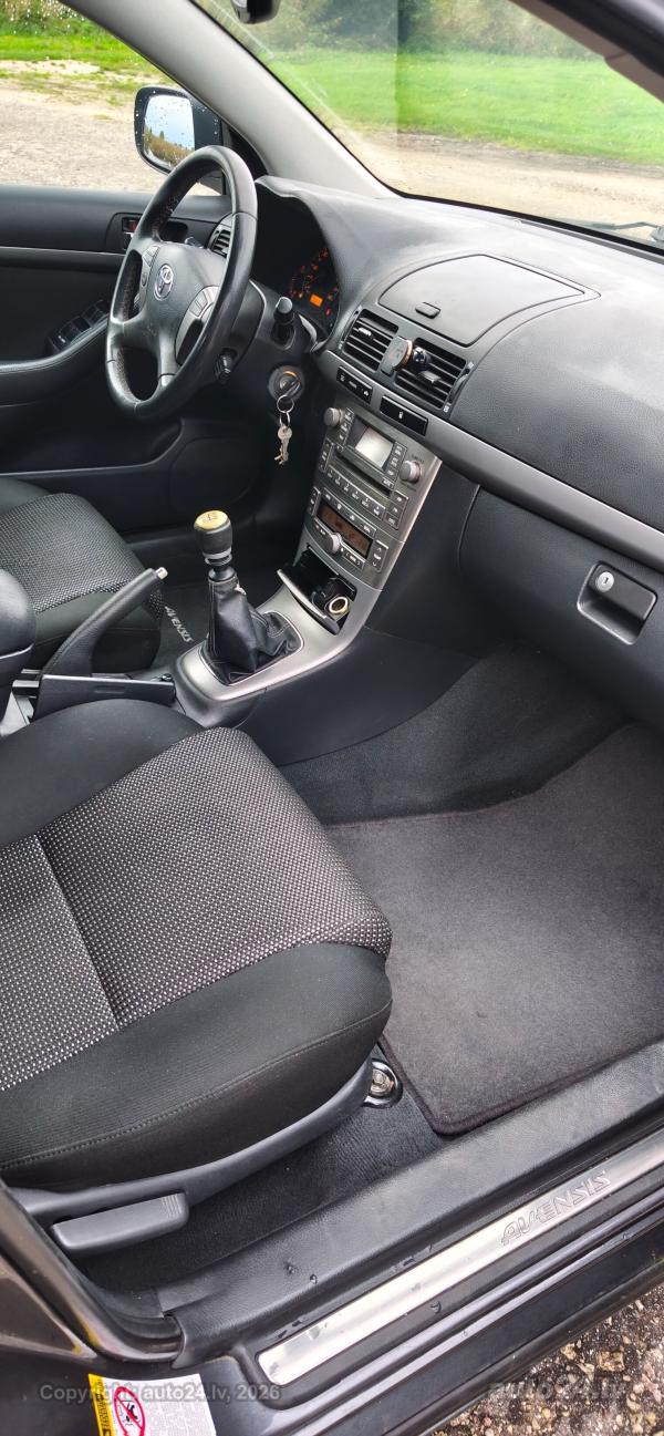 Grey Toyota Avensis 2006 in Parnu, with an engine capacity of 2.20 L and mileage of 288 thousand km for 3400 €, photo 8 on AUTOMOTO.COM.LV
