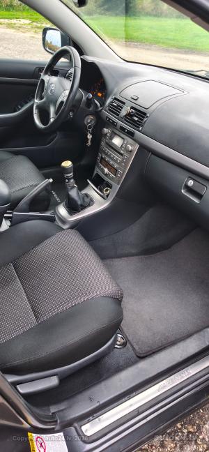 Pelēks Toyota Avensis 2006 Pērnava, ar dzinēja tilpumu 2.20 L un nobraukumu 288 tūkst. km par 3400 €, foto 8 vietnē AUTOMOTO.COM.LV