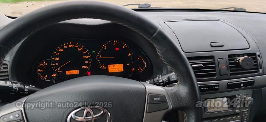 Pelēks Toyota Avensis 2006 Pērnava, ar dzinēja tilpumu 2.20 L un nobraukumu 288 tūkst. km par 3400 €, foto 9 vietnē AUTOMOTO.COM.LV