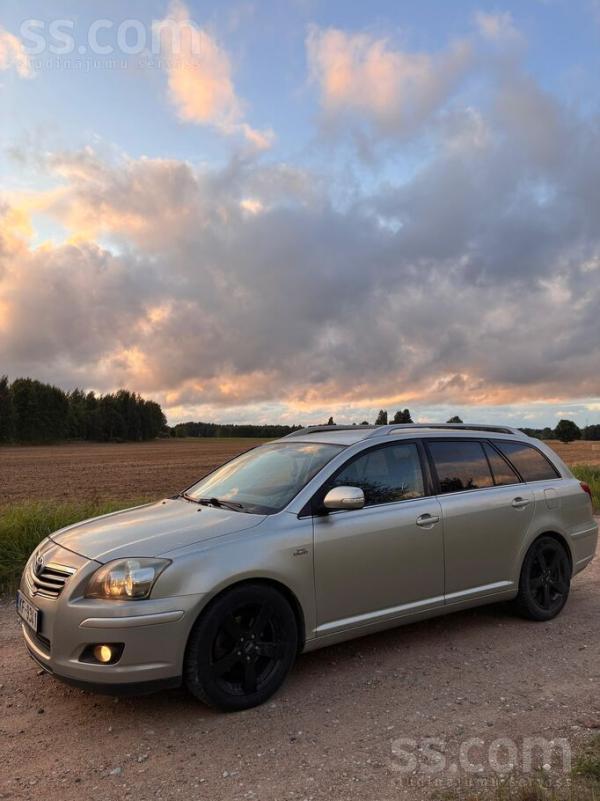 Pelēks Toyota Avensis 2006 Talsi, ar dzinēja tilpumu 2.20 L un nobraukumu 320 tūkst. km par 2200 €, foto 1 vietnē AUTOMOTO.COM.LV