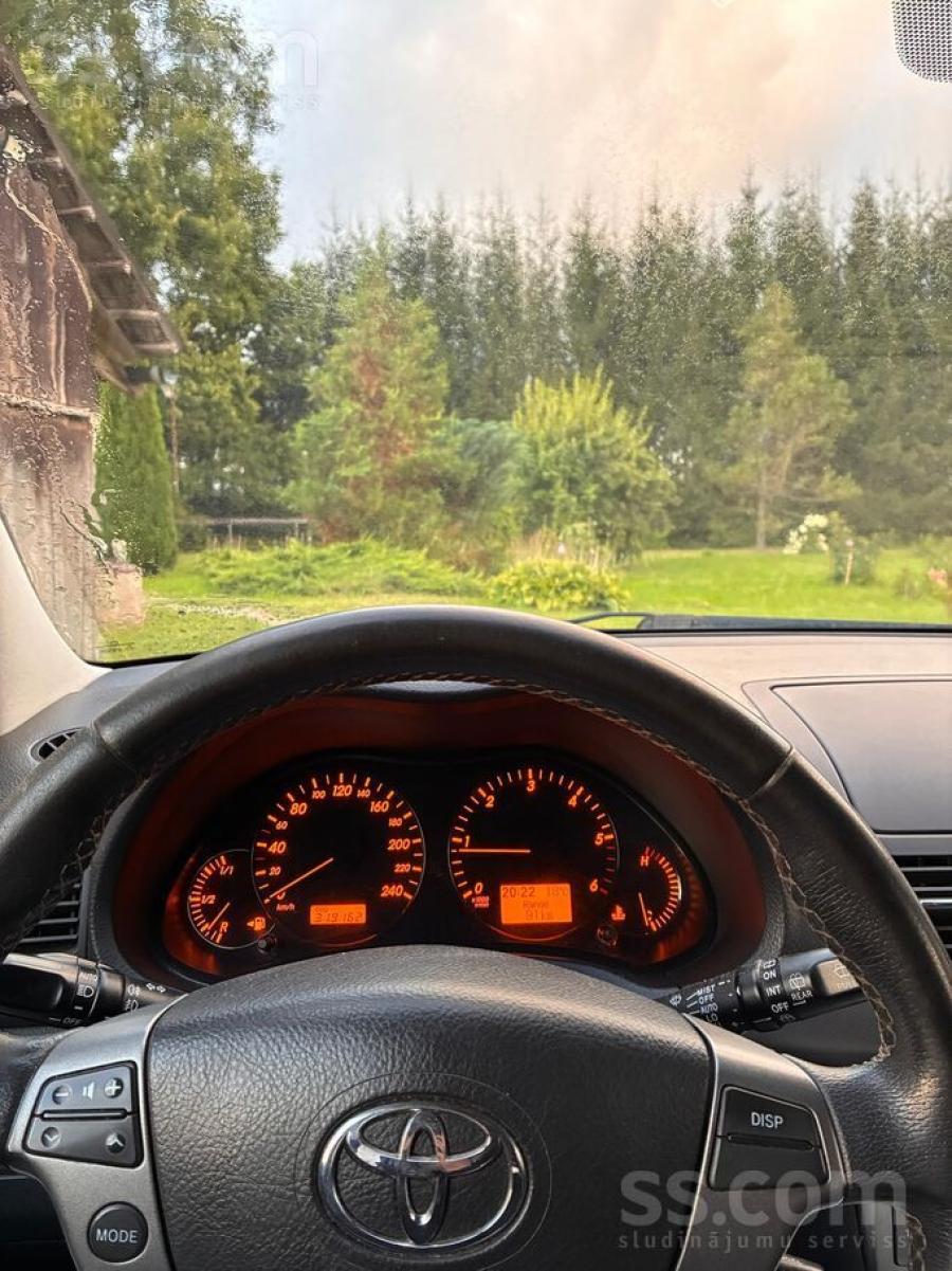 Pelēks Toyota Avensis 2006 Talsi, ar dzinēja tilpumu 2.20 L un nobraukumu 320 tūkst. km par 2200 €, foto 9 vietnē AUTOMOTO.COM.LV