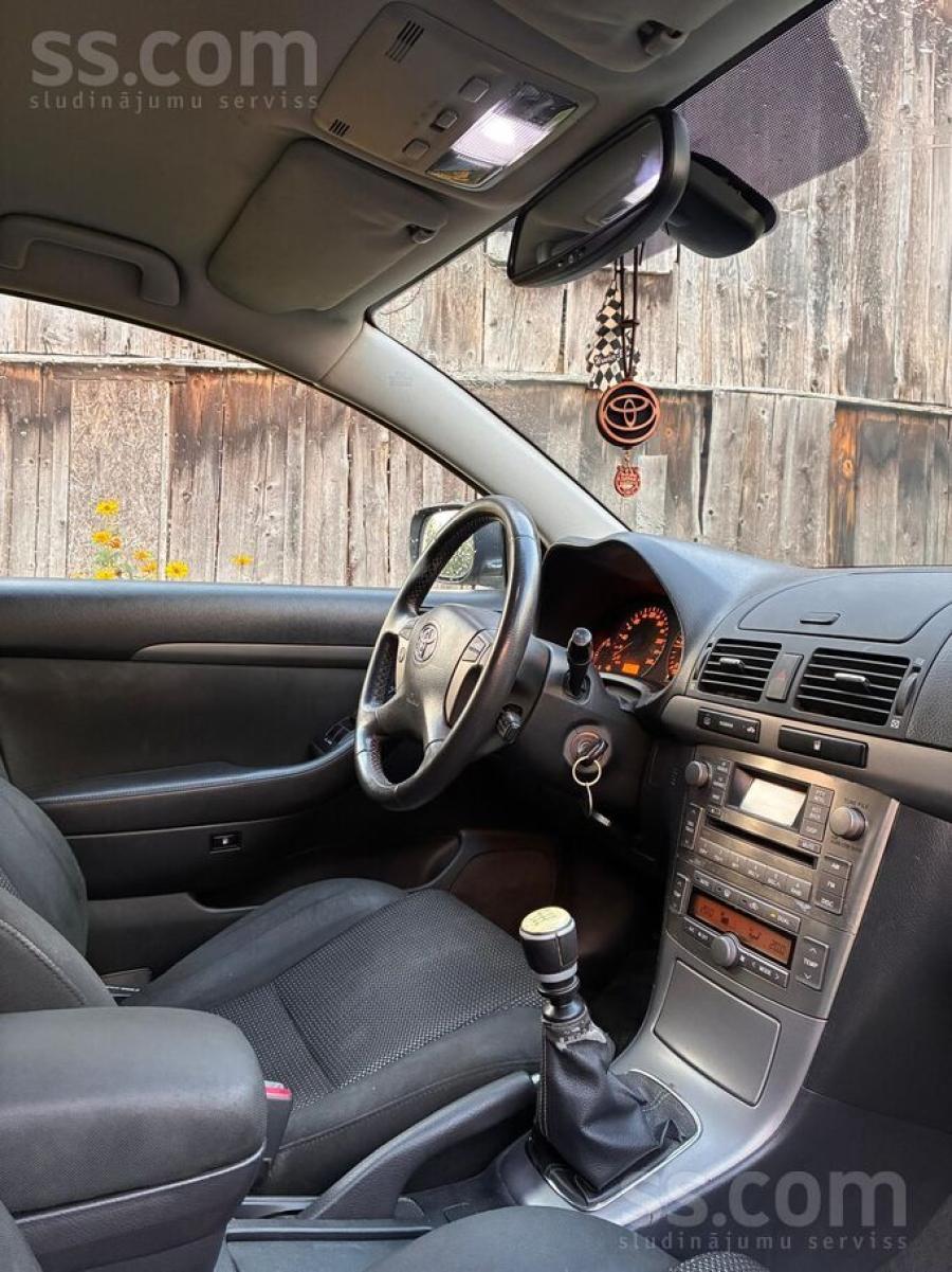 Pelēks Toyota Avensis 2006 Talsi, ar dzinēja tilpumu 2.20 L un nobraukumu 320 tūkst. km par 2200 €, foto 10 vietnē AUTOMOTO.COM.LV