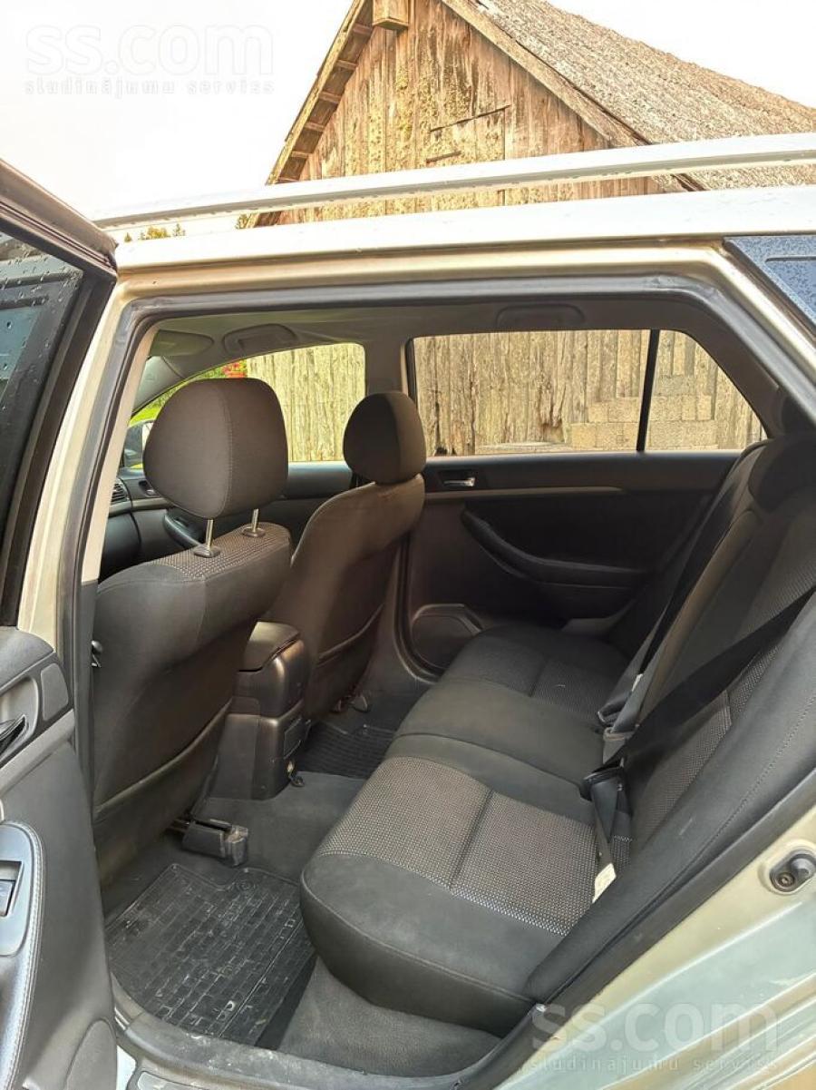 Pelēks Toyota Avensis 2006 Talsi, ar dzinēja tilpumu 2.20 L un nobraukumu 320 tūkst. km par 2200 €, foto 11 vietnē AUTOMOTO.COM.LV