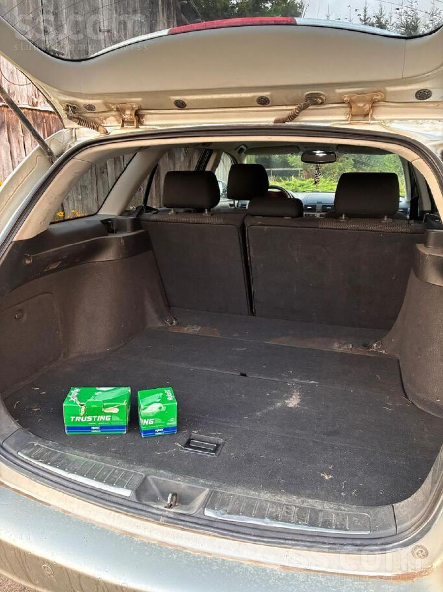 Pelēks Toyota Avensis 2006 Talsi, ar dzinēja tilpumu 2.20 L un nobraukumu 320 tūkst. km par 2200 €, foto 12 vietnē AUTOMOTO.COM.LV