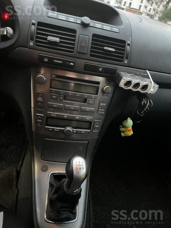 Pelēks Toyota Avensis 2006 Rīga, ar dzinēja tilpumu 2.00 L un nobraukumu 290 tūkst. km par 1600 €, foto 7 vietnē AUTOMOTO.COM.LV
