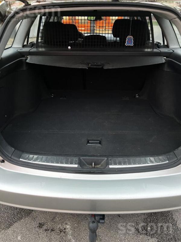 Pelēks Toyota Avensis 2006 Rīga, ar dzinēja tilpumu 2.00 L un nobraukumu 290 tūkst. km par 1600 €, foto 8 vietnē AUTOMOTO.COM.LV