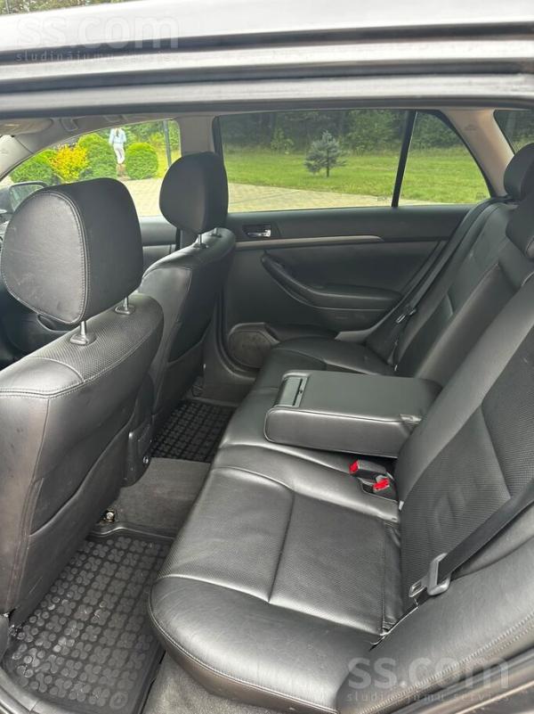 Pelēks Toyota Avensis 2006 Rīga, ar dzinēja tilpumu 2.00 L un nobraukumu 373 tūkst. km par 1850 €, foto 7 vietnē AUTOMOTO.COM.LV