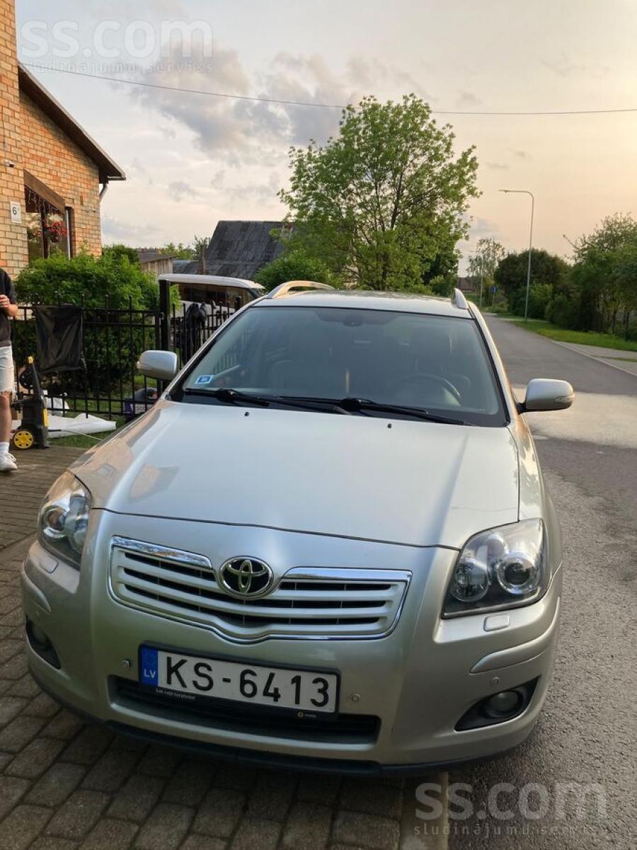 Pelēks Toyota Avensis 2006 Preiļi, ar dzinēja tilpumu 2.20 L un nobraukumu 300 tūkst. km par 800 €, foto 4 vietnē AUTOMOTO.COM.LV