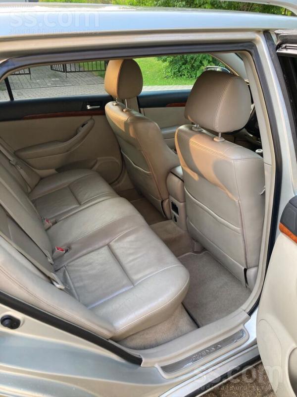 Grey Toyota Avensis 2006 in Preili, with an engine capacity of 2.20 L and mileage of 300 thousand km for 800 €, photo 6 on AUTOMOTO.COM.LV