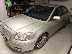 Серый Тойота Авенсис 2006 в Вильнюс, объемом двигателя 2.20 л и пробегом 305 тыс. км за 1300 €, фото  на AUTOMOTO.COM.LV