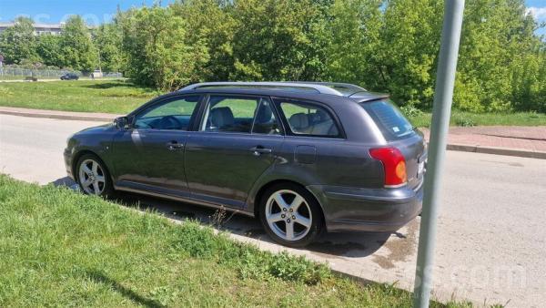 Grey Toyota Avensis 2007 in Daugavpils, with an engine capacity of 2.20 L and mileage of 487 thousand km for 1300 €, photo 4 on AUTOMOTO.COM.LV