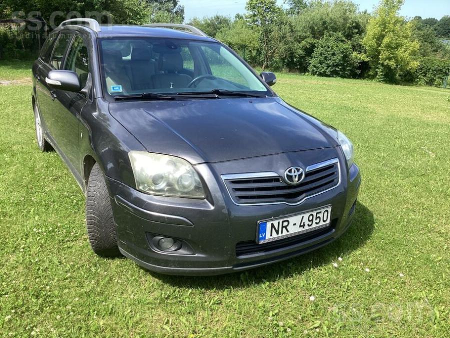 Grey Toyota Avensis 2007 in Riga, with an engine capacity of 2.20 L and mileage of 320 thousand km for 3000 €, photo 2 on AUTOMOTO.COM.LV