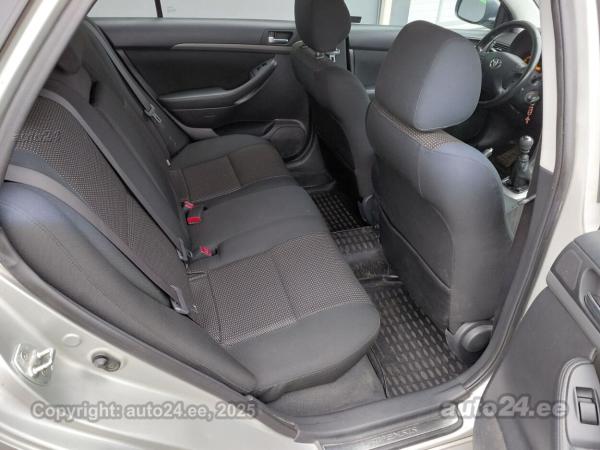 Pelēks Toyota Avensis 2007 Rakvere, ar dzinēja tilpumu 2.00 L un nobraukumu 416 tūkst. km par 1999 €, foto 11 vietnē AUTOMOTO.COM.LV