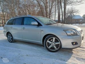 Pelēks Toyota Avensis 2007 Vilkaviškis, ar dzinēja tilpumu 2.20 L un nobraukumu 345 tūkst. km par 1500 €, foto  vietnē AUTOMOTO.COM.LV