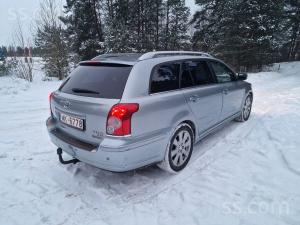 Pelēks Toyota Avensis 2007 Rīga, ar dzinēja tilpumu 2.00 L un nobraukumu 251 tūkst. km par 2550 €, foto 4 vietnē AUTOMOTO.COM.LV