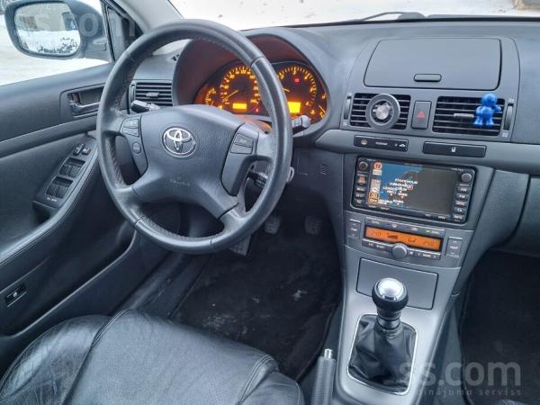 Pelēks Toyota Avensis 2007 Rīga, ar dzinēja tilpumu 2.00 L un nobraukumu 251 tūkst. km par 2550 €, foto 8 vietnē AUTOMOTO.COM.LV