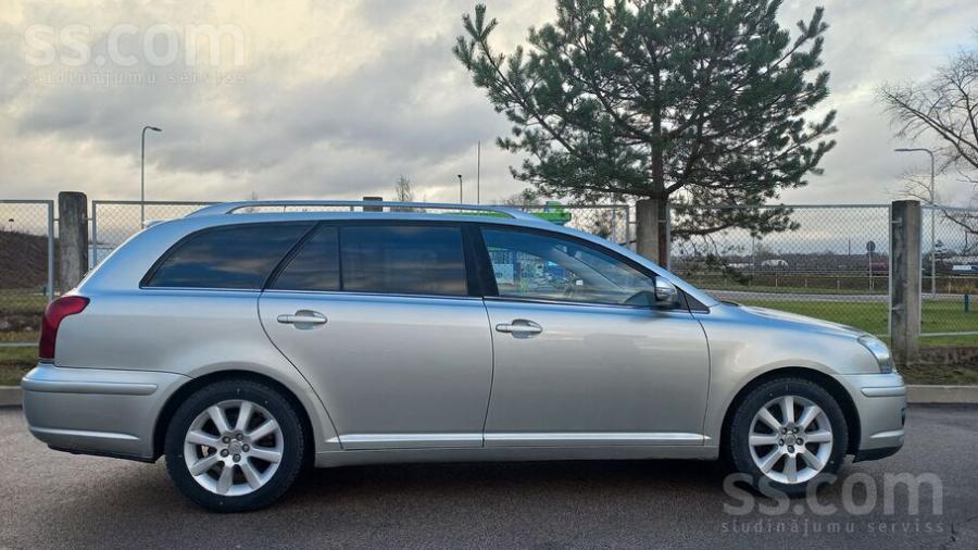 Pelēks Toyota Avensis 2007 Daugavpils, ar dzinēja tilpumu 2.00 L un nobraukumu 284 tūkst. km par 2800 €, foto 2 vietnē AUTOMOTO.COM.LV