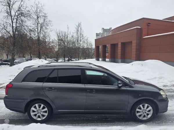 Pelēks Toyota Avensis 2007 Viļņa, ar dzinēja tilpumu 2.00 L un nobraukumu 301 tūkst. km par 1250 €, foto 3 vietnē AUTOMOTO.COM.LV
