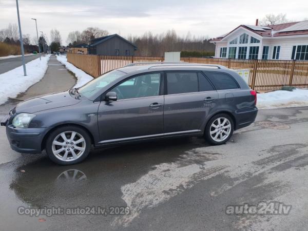Grey Toyota Avensis 2007 in Tallinn, with an engine capacity of 2.20 L and mileage of 350 thousand km for 2500 €, photo 6 on AUTOMOTO.COM.LV